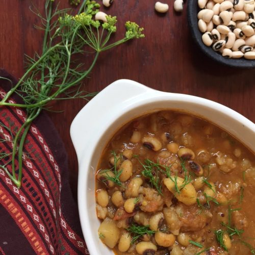 Thechwani Aloo Lobia ki | Smashed Potato & Black Eyed Peas Curry ...