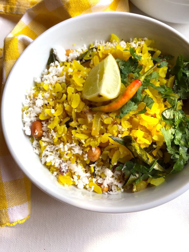 Maharashtrian Kande Pohe | Kanda Poha | Beaten rice with onions Recipe ...