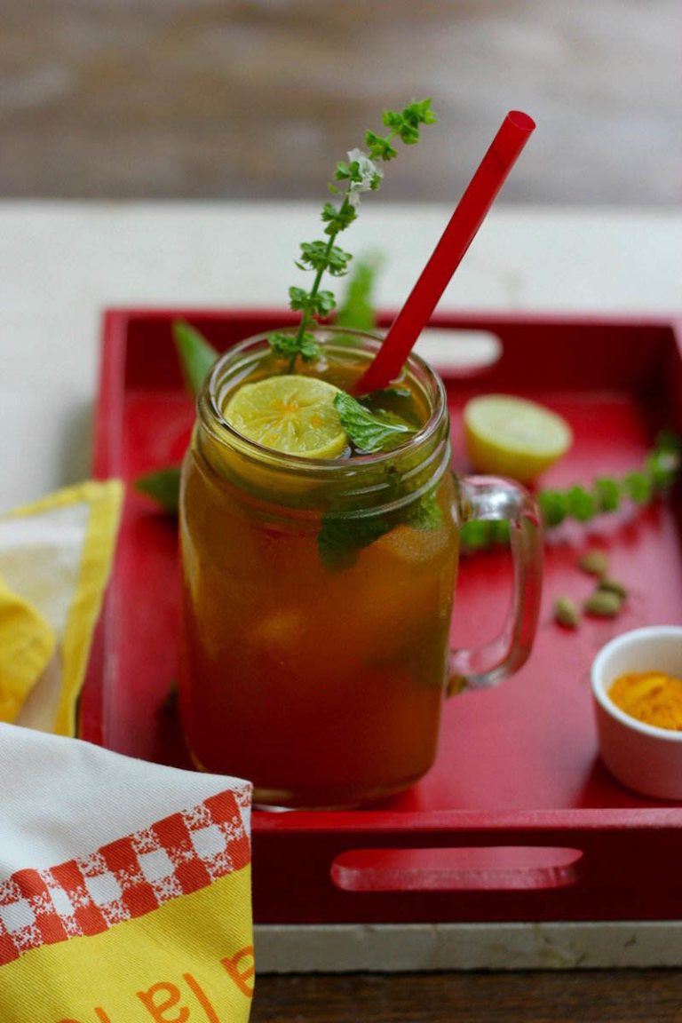 Turmeric Iced Tea - a soothing zero-calorie drink infused with green ...