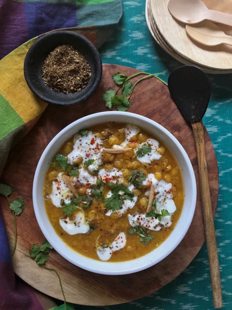 Bengali Ghughni - Dried White Peas Curry & Recipe for Ghughni Chaat